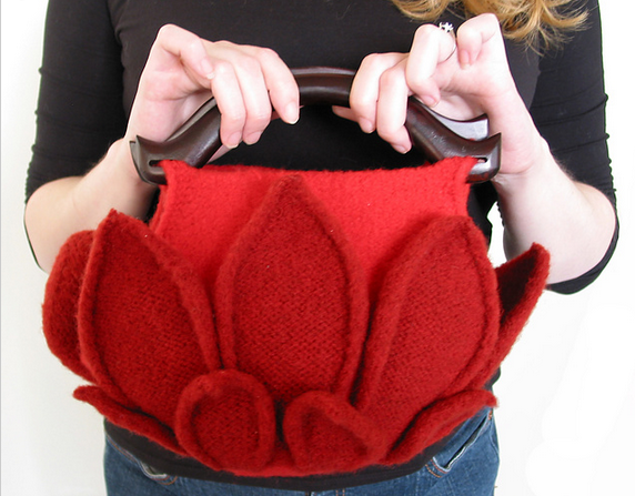 Red Lotus purse pattern – Cooperative Press